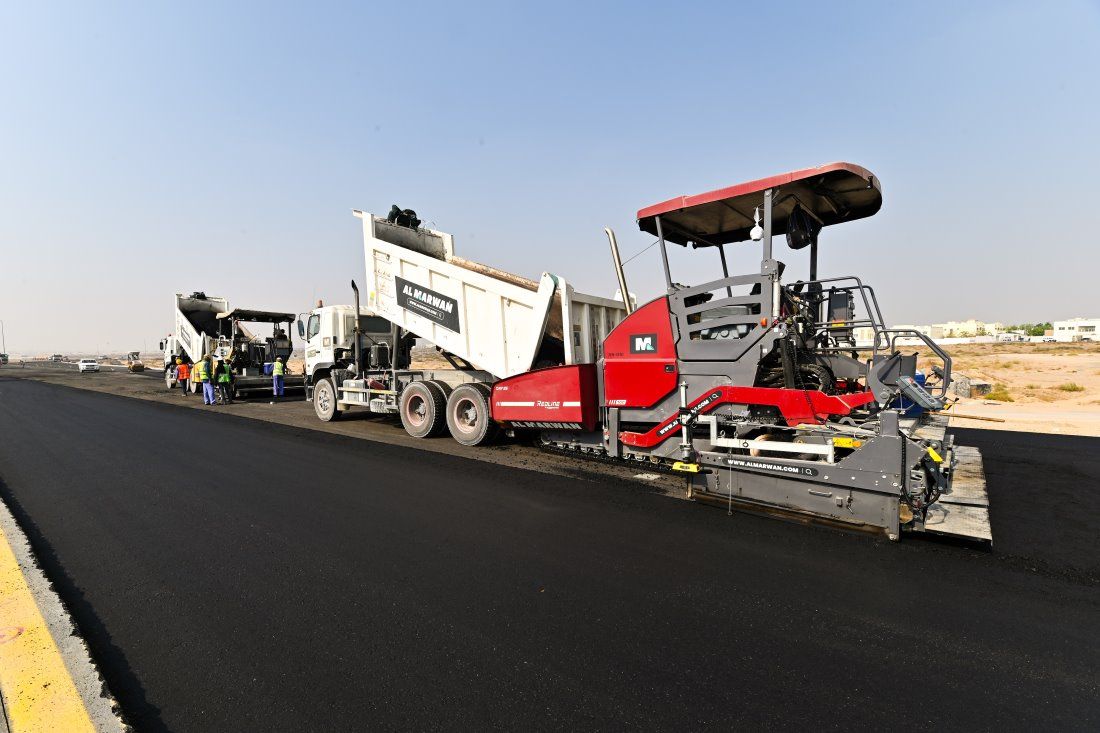Asphalt Pavers 2.5 to 9 meter Width for Rent | Al Marwan