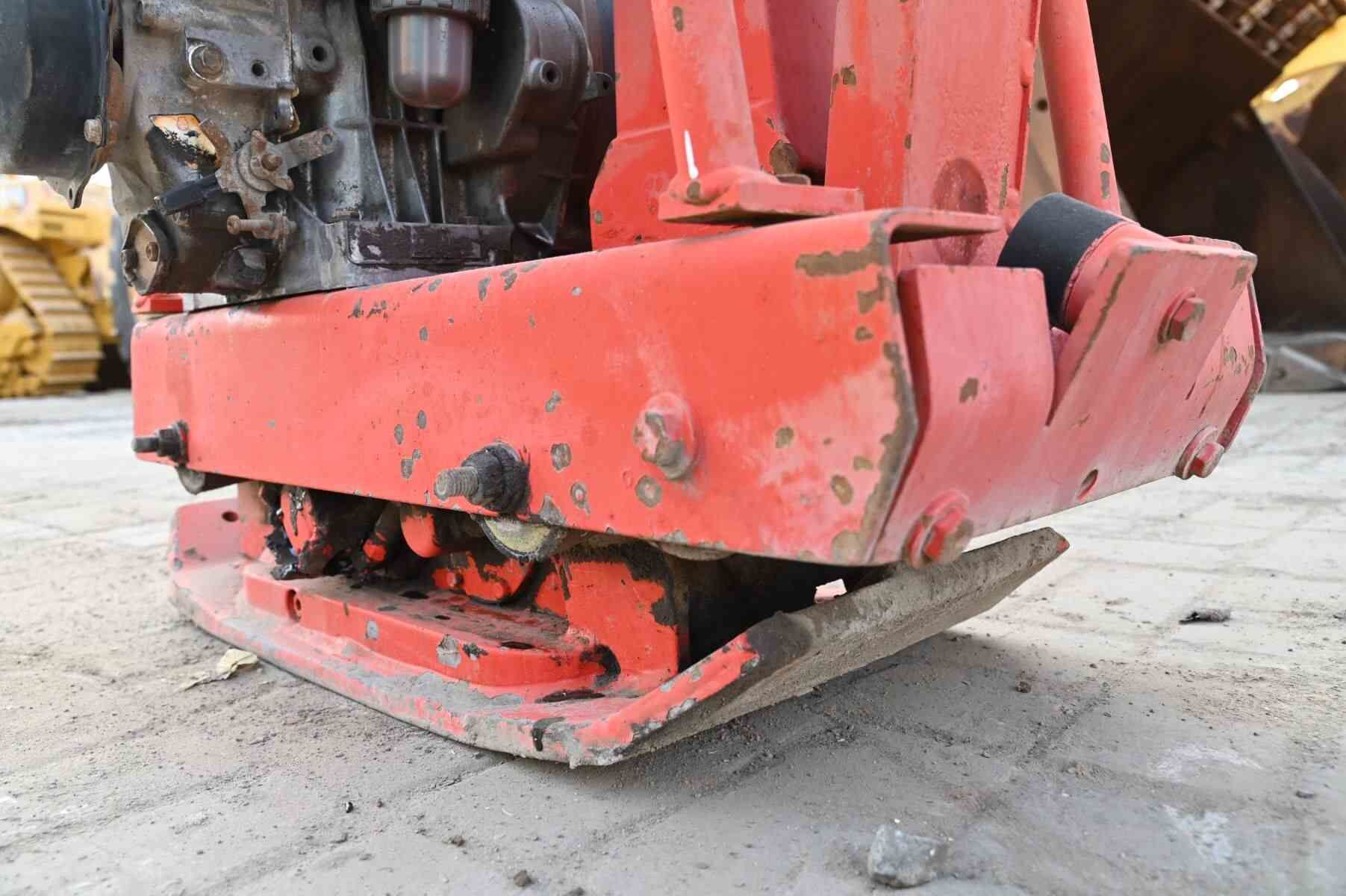 Used Dynapac LG140 Plate Compactor for Sale 2001 | Almarwan