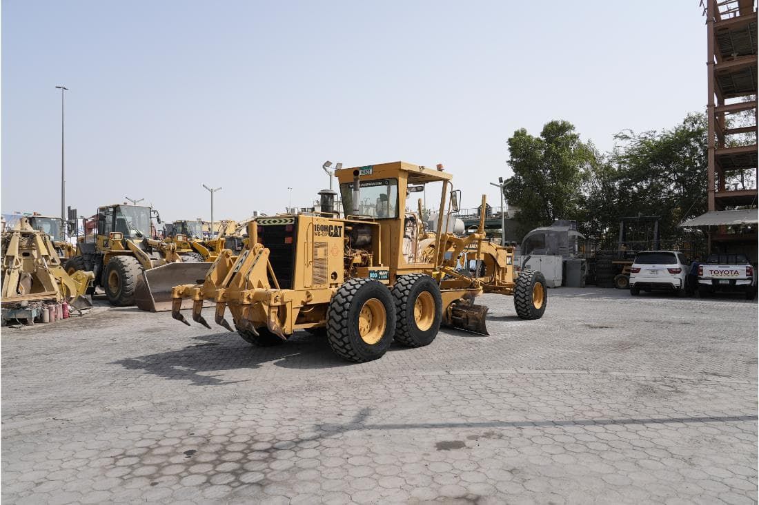 Used Caterpillar 160H Motor Grader for Sale 2004 | Almarwan