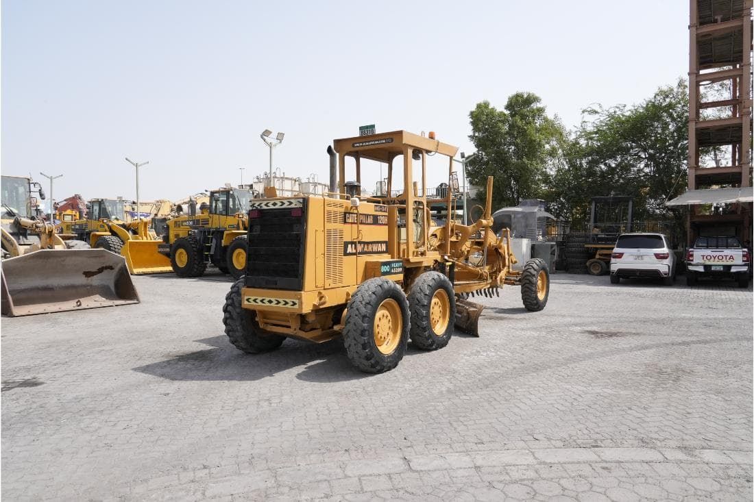 Used Caterpillar 120H Motor Grader for Sale 2008 | Almarwan