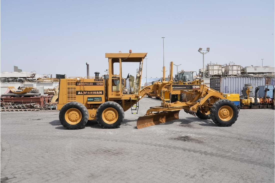 Used Caterpillar 120H Motor Grader for Sale 2008 | Almarwan