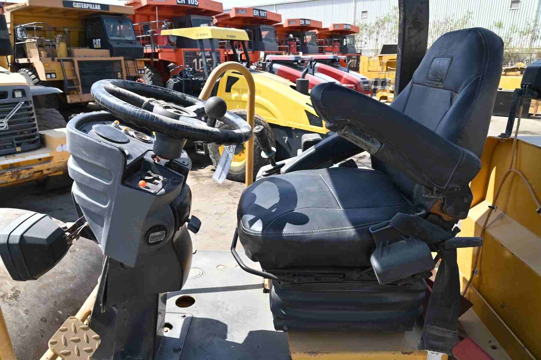 Used Caterpillar CS533E Single Drum Roller 2014