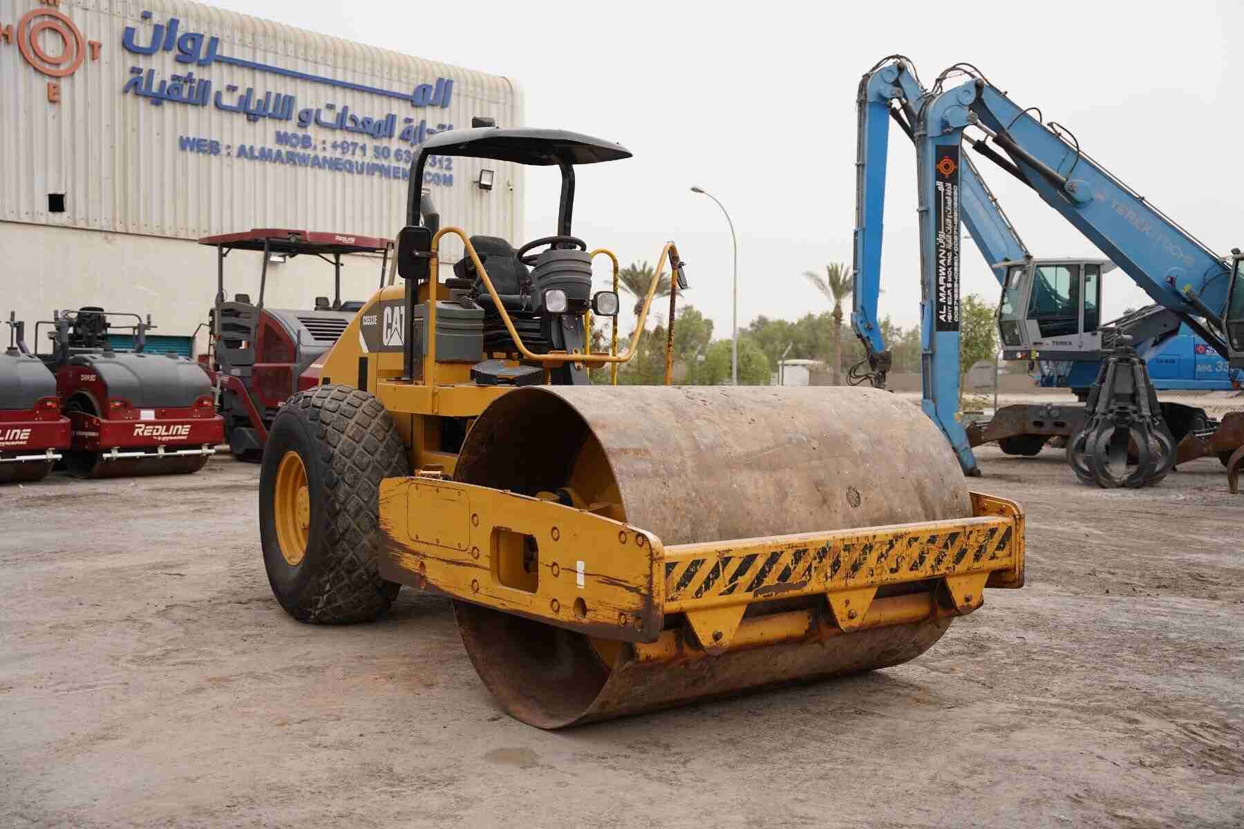 Used Caterpillar CS533E Vibratory Soil Compactor 2014