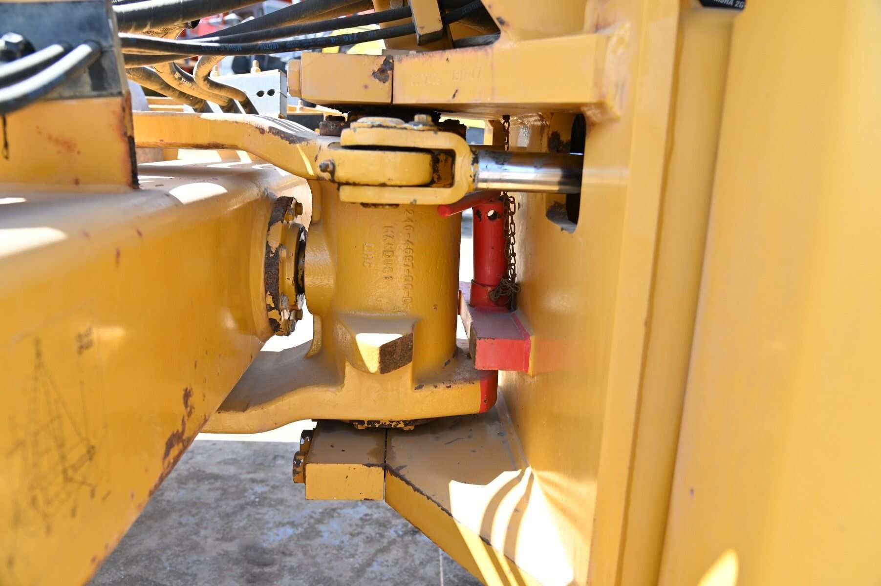 Used Caterpillar CS533E Single Drum Roller 2014