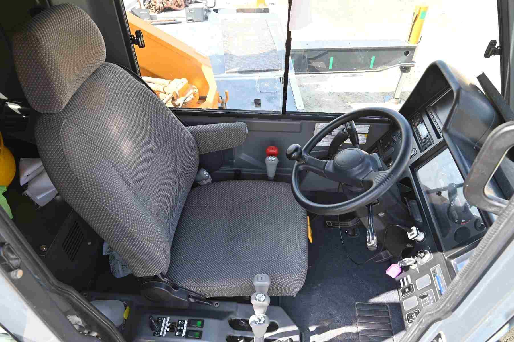 Used Kato KR25H-V8 Mobile Crane for Sale 2015 | Almarwan