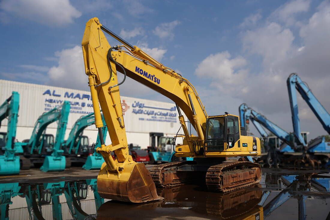 Large Excavator 45 Ton for Rent | Al Marwan