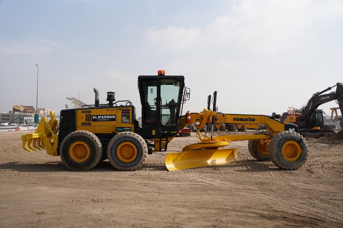 Rent 24-Ton Motor Graders With Ripper