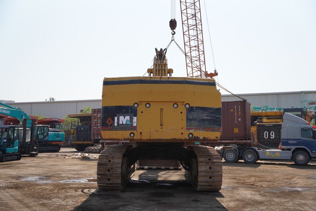 Used Cat 385C Track Excavator for Sale 2006 | Almarwan