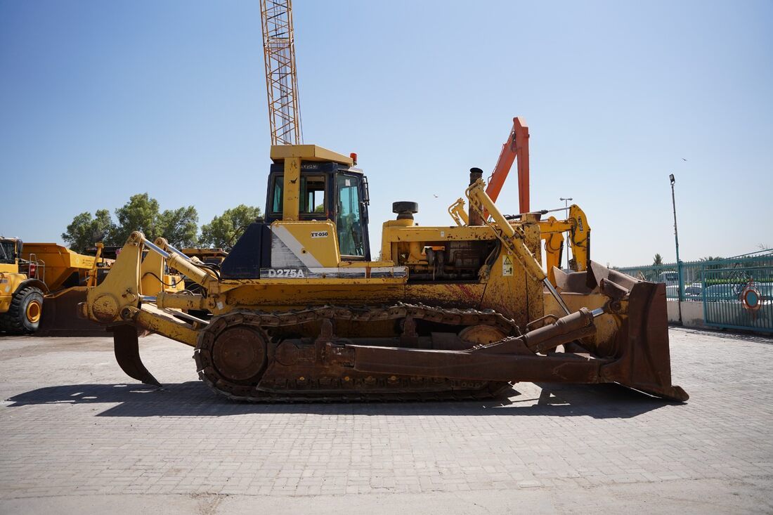 Used Komatsu D275A-2 Bulldozer 2004 | Al Marwan
