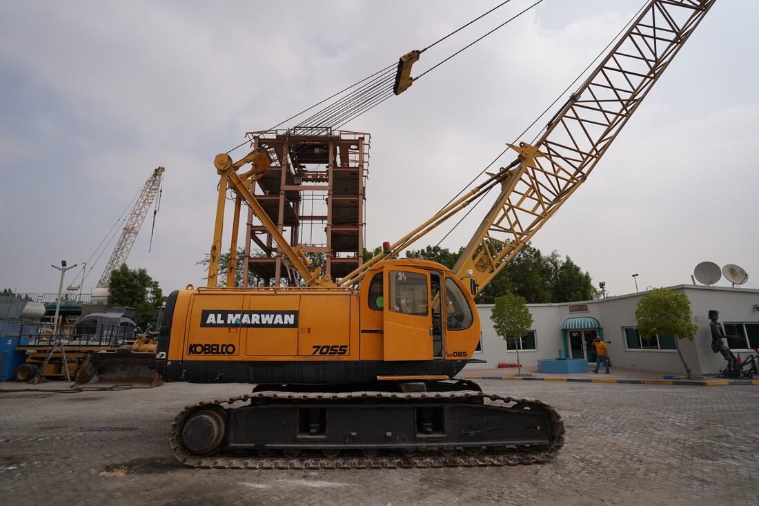 Used Kobelco 7055-3F Crawler Crane for Sale 1995 | Almarwan