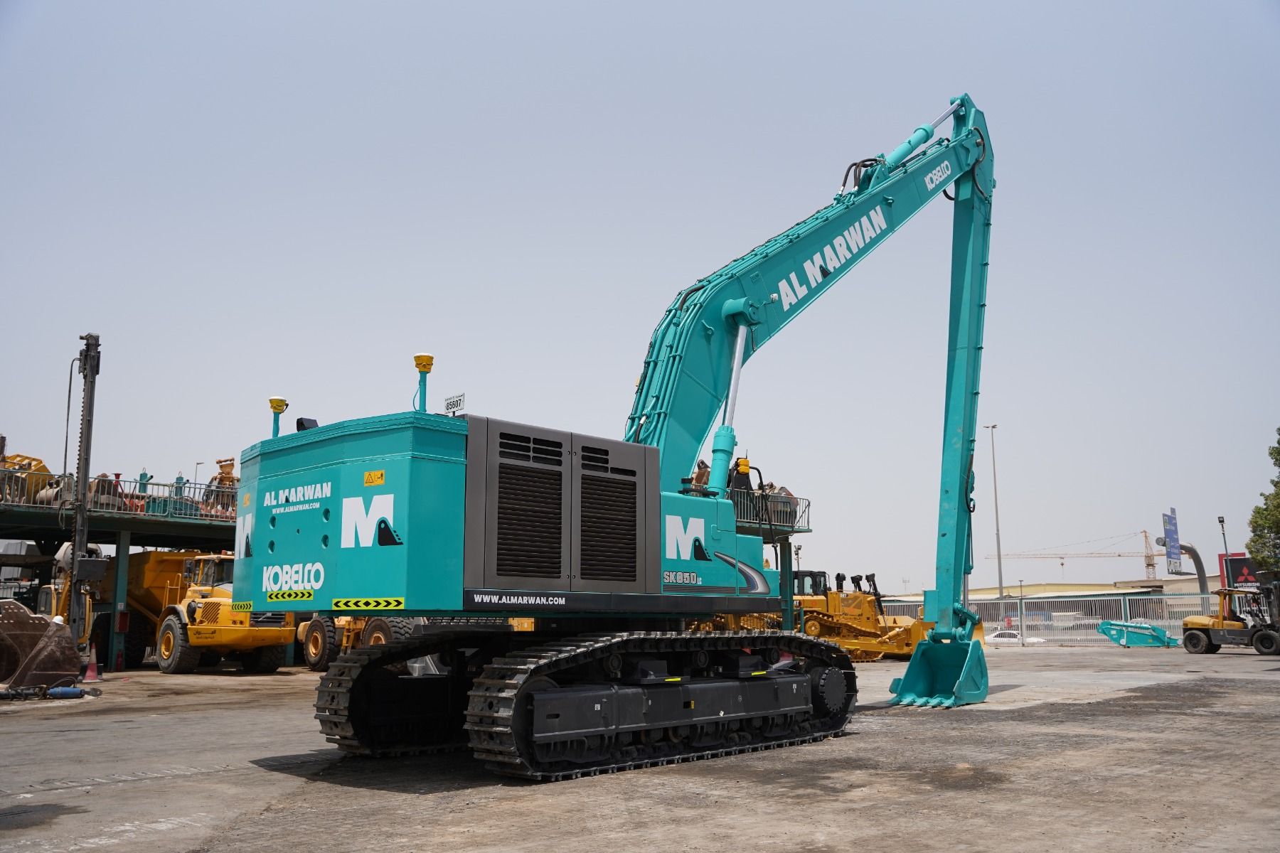 Kobelco SK850LC Long-Boom Crawler Excavator