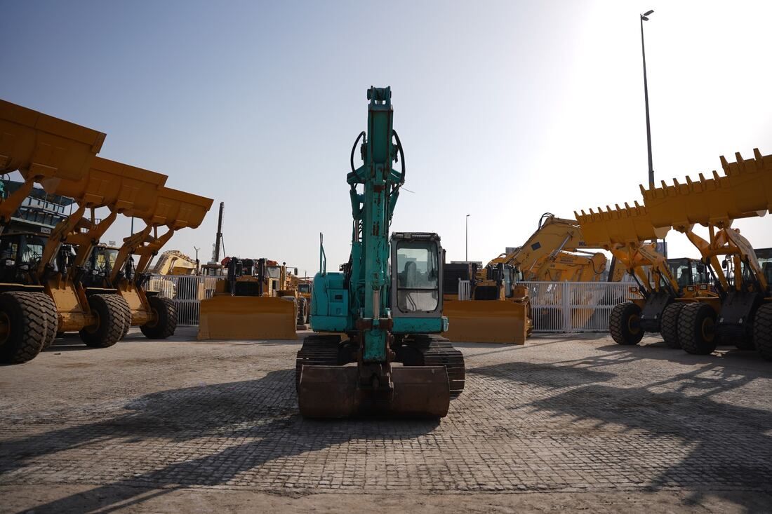 Used Kobelco SK200SR Track Excavator for Sale 2004 | Almarwan