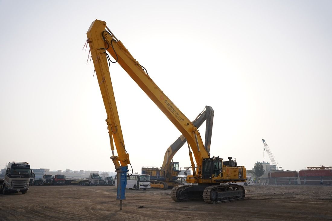 Used Komatsu PC850-8R1 Track Excavator for Sale | Almarwan