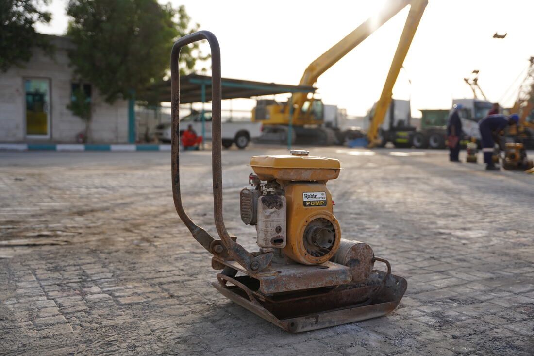 Used Sakai PC100 Plate Compactor for Sale 2005 | Al Marwan