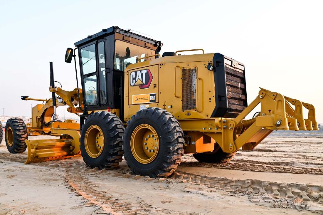 Motor Graders Rental with Skilled Operators