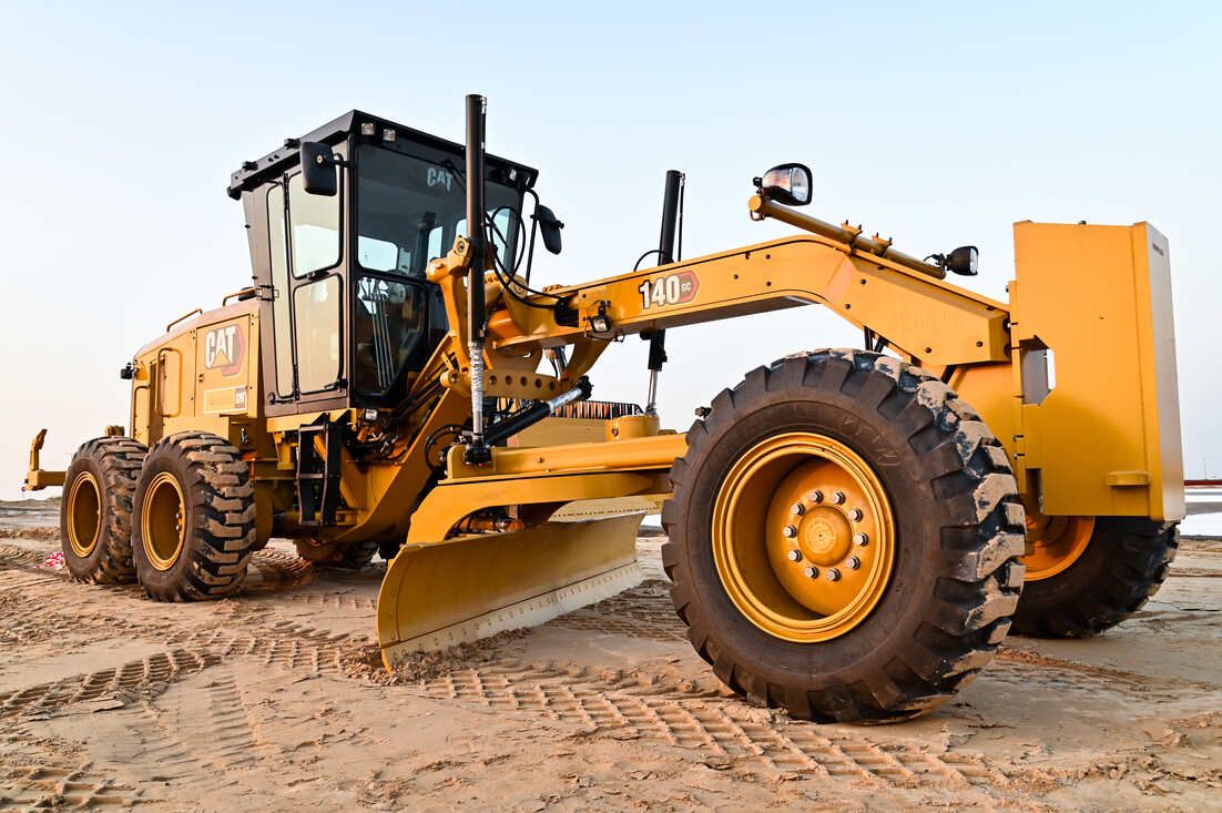 Motor Graders Rental with Skilled Operators
