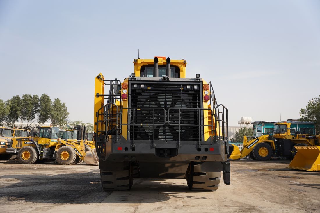 2023 Komatsu WA900-8R Wheel Loader For Sale | Almarwan